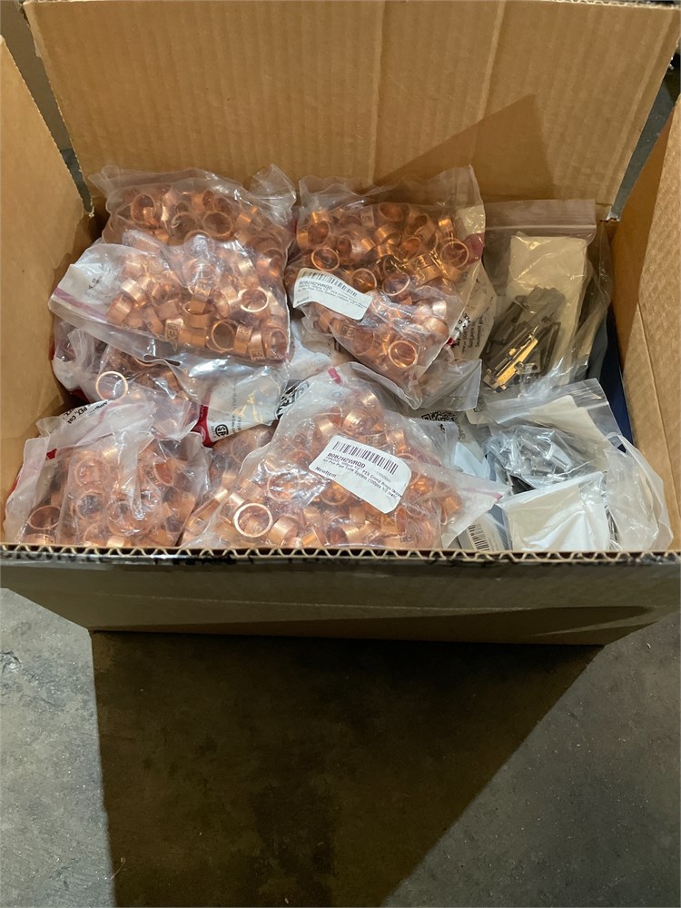 Dollar.Bid - Lot Box of Pex Crimp Ring 1/2 & Can Openers